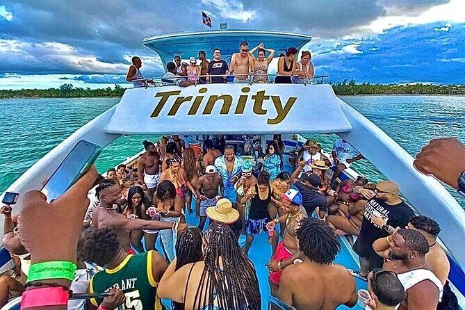 Hip Hop solo para adultos PartyBoat con Bebidas ilimitadas y Bar - Additional Considerations