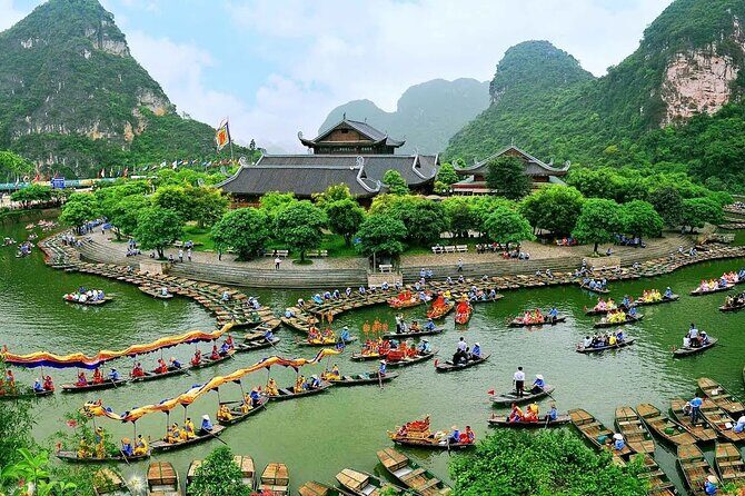 Hoa Lu Tam Coc Full-Day Tour from Hanoi with Limousine Transfer - Tam Coc: Scenic Beauty & Lunch