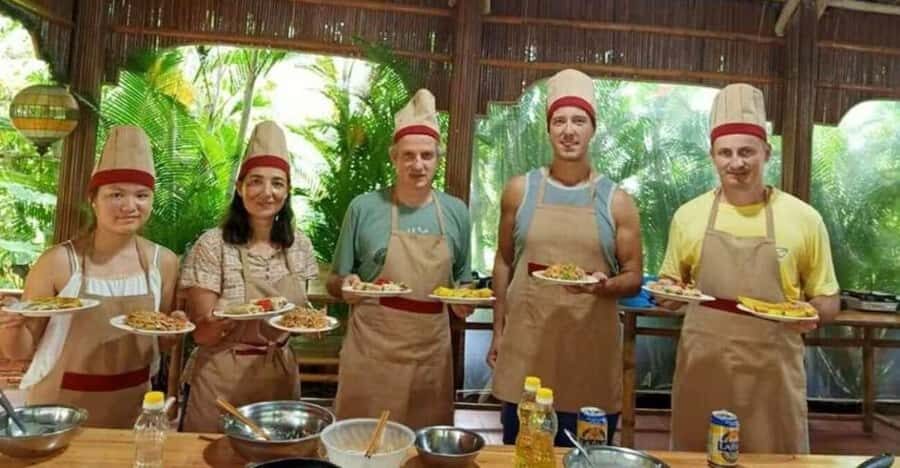 Hoi An: Evening traditional cooking class with local Chef - Key Points