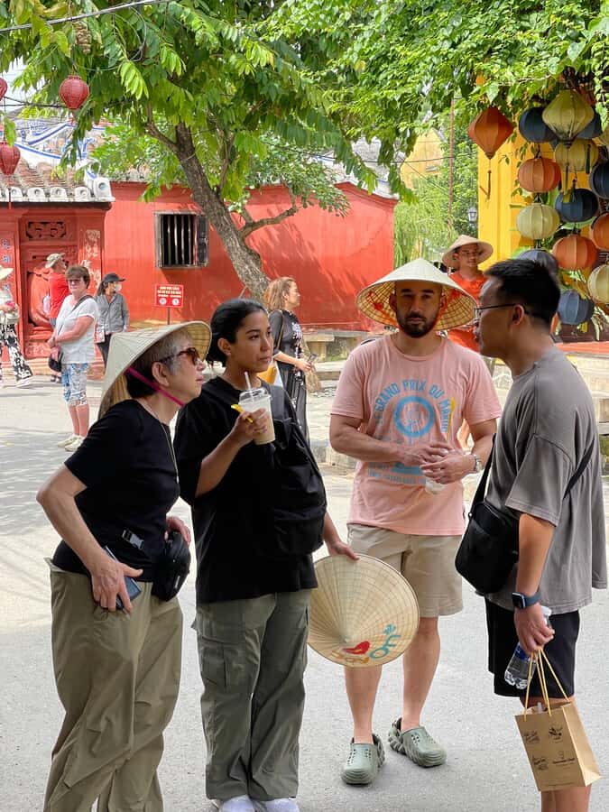Hoi An: Walking Tour - Japanese Bridge & Fujian Hall - A detailed look at the tour experience