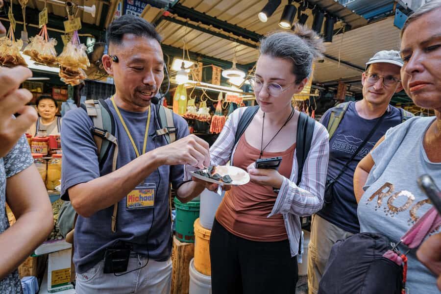 Hong Kong: Kowloon Local Markets & Food Culture Walking Tour - The Guides Make a Difference