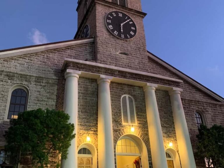 Honolulu: Kawaiahao Church Guided Walking Tour - Starting Point: Mission Cemetery