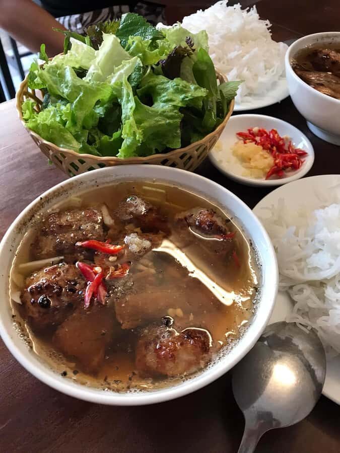 (HOT) Hanoi Guided Food and Train Street Tour with Local - Who Should Book This Tour?