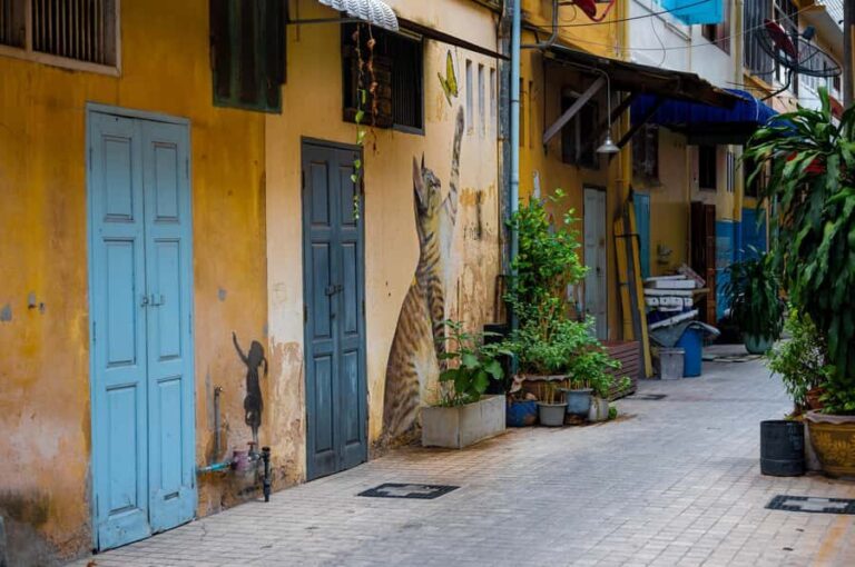 Hua Hin: Historial Sights & Gastronomy Tour of Phetchaburi - Who Will Love This Tour?