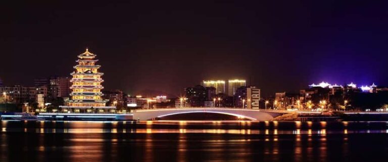 Huizhou Old Town City Walk  Lake, History & Local Life Tour - What Makes This Tour Valuable?