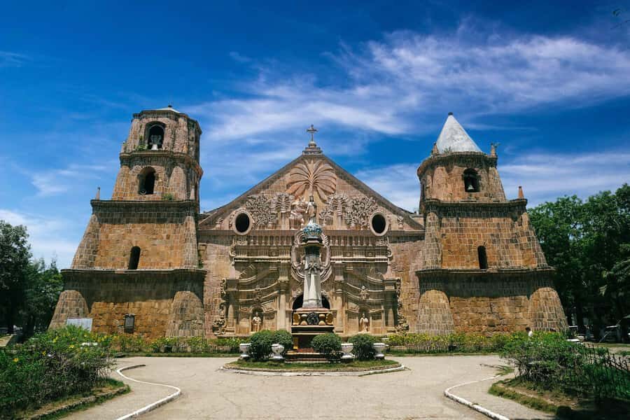 Iloilo: Garin Farm, Miagao Church, and Weaving Tour - Exploring Each Highlight