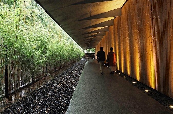 Imperial Palace, Meiji Shrine, & Aoyama Tour - Authentic Experiences & Participant Feedback