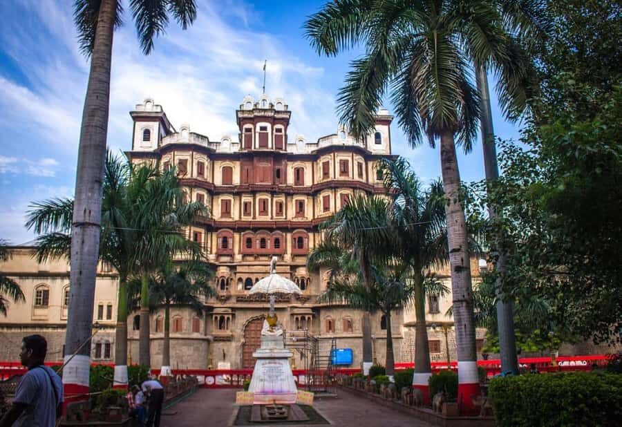 Indore Full-Day Tour: Heritage Sights & Temples - Lunch Break and Culinary Delights