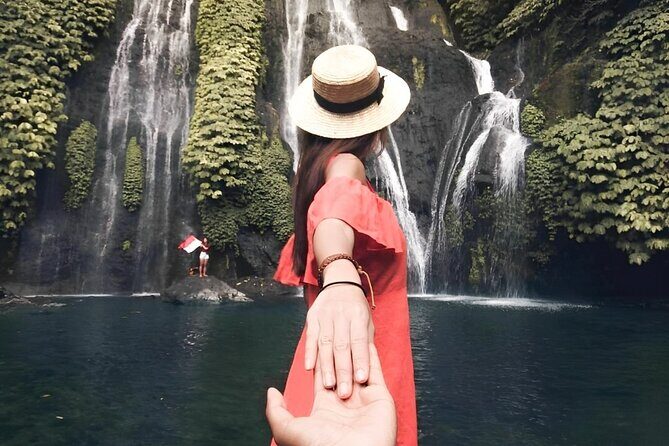 Instagram Tour : Banyumala Waterfall - Handara Heaven Gate - Ulundanu Temple - A Closer Look at the Bali Instagram Tour