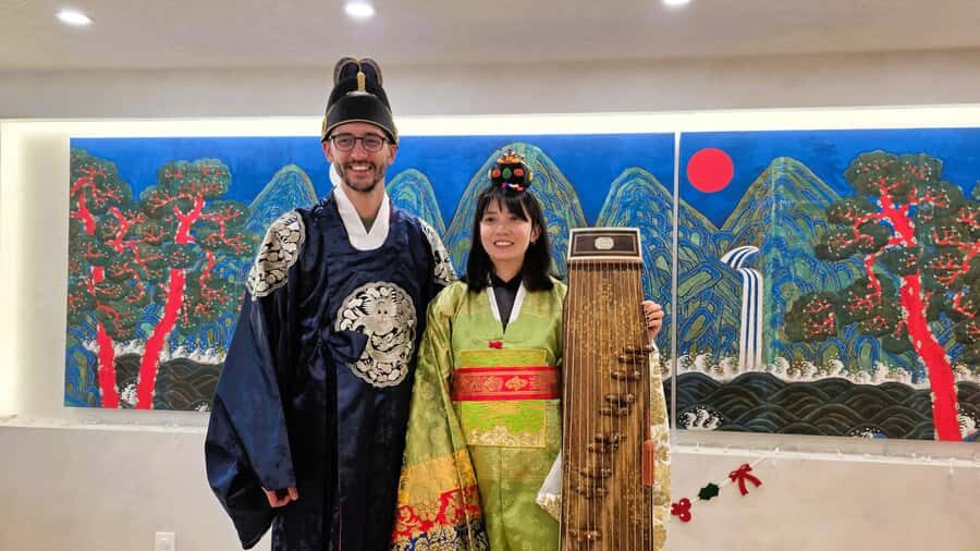 Itaewon Seoul: Gayageum Class with Hanbok Photo Session - The Itinerary: What to Expect During the 1.5 Hours