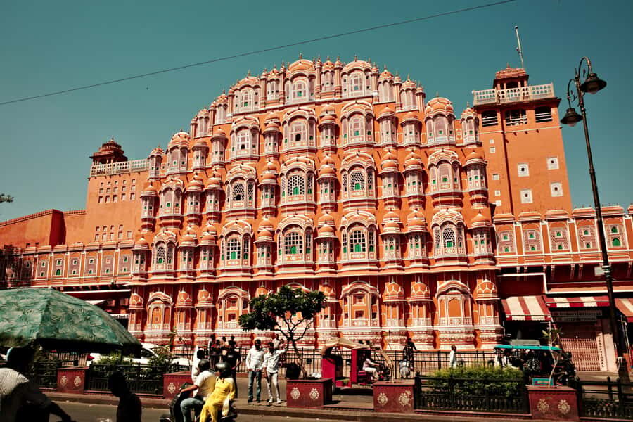 Jaipur: Private Car Tour with Hawa Mahal & Amber palace - Amber Palace: A Majestic Fortification