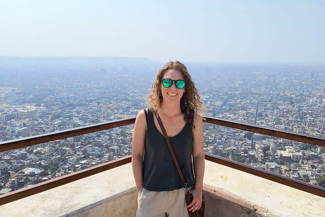 Jaipur: Private Full-Day City Sightseeing with Pick-Up & Drop off - A regal farewell: Gaitore Ki Chhatriyan