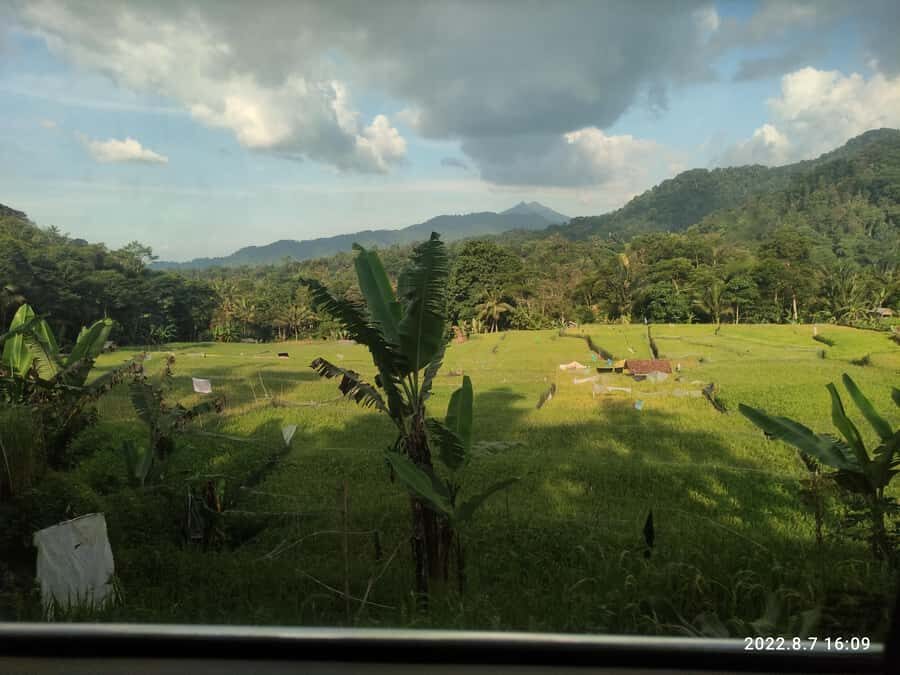 Jakarta: Active Volcano, Waterfall &beautiful local village - Exploring the Charming Village of Cibeusi