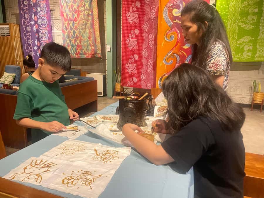 Jakarta: City Tour and Batik Workshop with Lunch - Why This Tour Offers Good Value