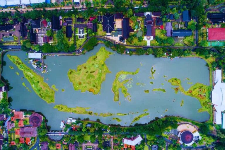 Jakarta: Highlights of Jakarta Group Tour w/ Hotel Transfer - Authenticity and Value