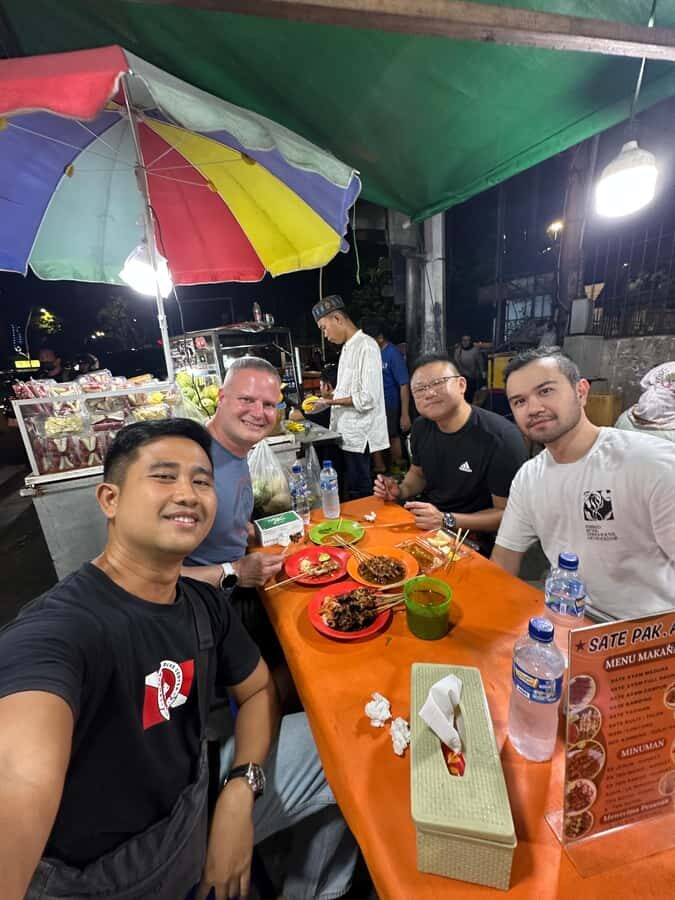 Jakarta: Night Walking Tour with Snacks and Dinner - Who Will Love This Tour?