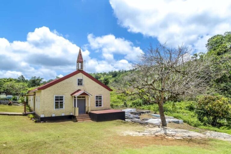 Jamaica: Dunn's River and Nine Miles - What to Expect and What to Keep in Mind