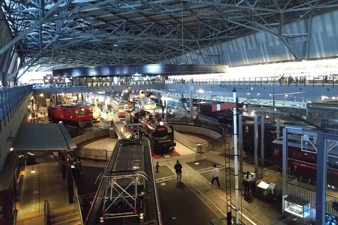 Japanese Railway History Tour at the Railway Museum - Dining Options and the Cultural Touch