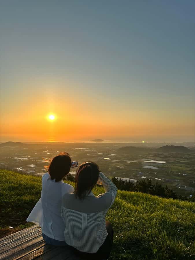 Jeju: Sunrise Small Volcano Hike (3 Hours, Pick-up) - A Closer Look at the Experience