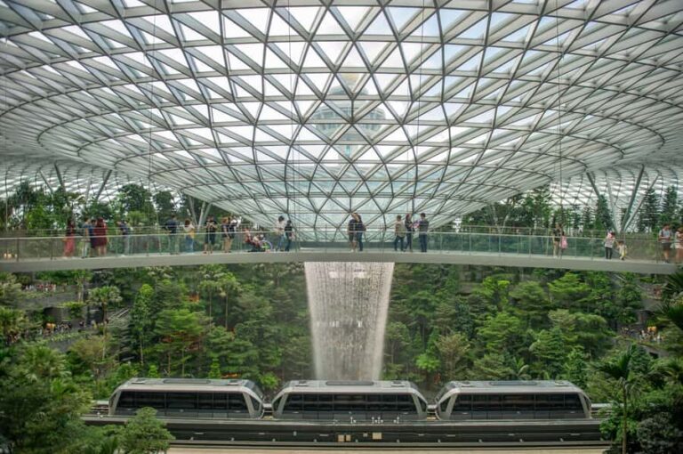 Jewel Changi Airport: Mastercard® Canopy Bridge Admission - Who Should Consider This Experience?