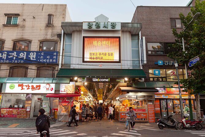 K-Pop Idol Dance Tour with Korean Mood(Chicken or Hanbok) - The K-Pop Dance Studio: Learning Moves from the Pros