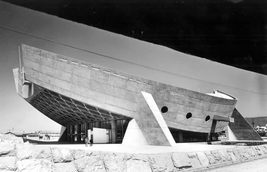 Kagawa: Photogenic Tour with a Private Car - Architectural Marvels and Unique Landmarks