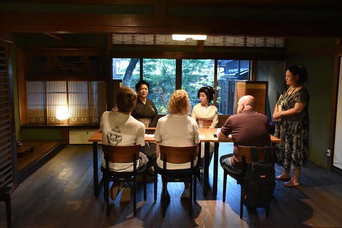 Kanazawa 6hr Private Guided Tour and Geisha Performance:Tea Time - The Geisha (Geigi) Performance: An Intimate Cultural Encounter