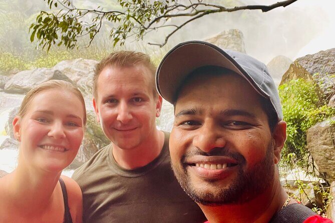 Kandy Nuwara Eliya & Train tour to Ella - The Scenic Train Journey to Ella