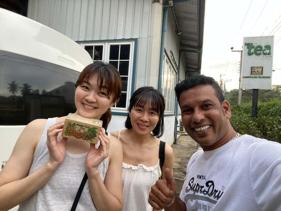 Kandy Shopping Tour by Tuk Tuk with Sri Lankan Roti Tasting - The Roti Tasting & Cooking Demo