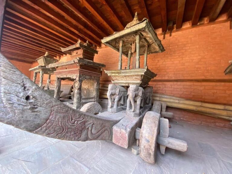 Kathmandu: Changu Narayan UNESCO Temple Guided Tour - The Experience in Detail