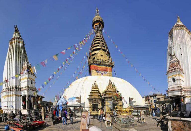 Kathmandu: Full-Day Budget Bus Tour of Kathmandu Valley - Visiting the Sites