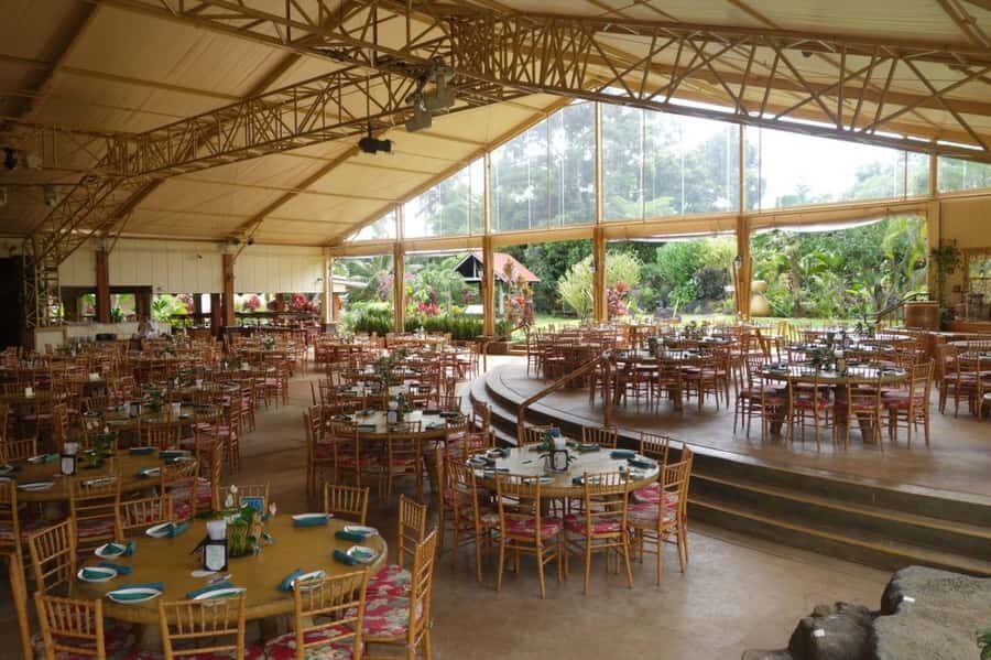 Kauai: Luau Kalamaku  Elevated Seating, Dinner & Show - Who Should Consider This Tour?