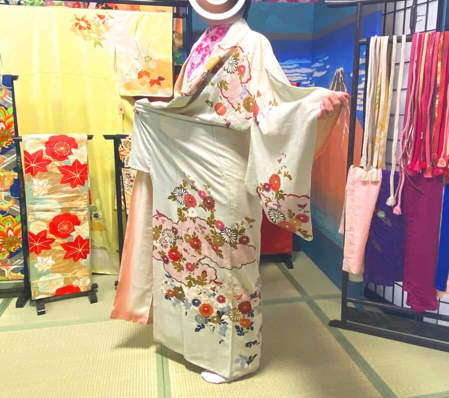 Kawagoe: Experience making Easy-wear Kimono in Kimono town - A Closer Look at the Kimono Making Experience in Kawagoe