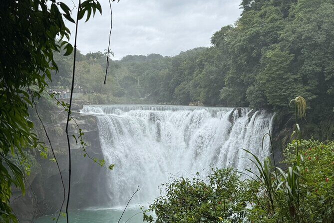 Keelung Shore Excursion: Yehliu, Jiufen and Shifen - Quick Stops: Yin Yang Sea & Golden Waterfall