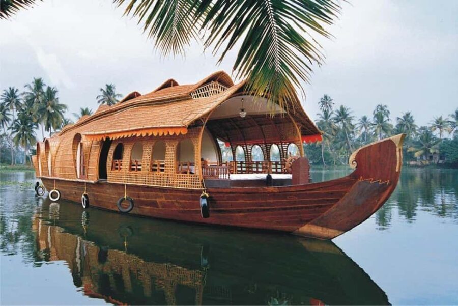 Kerala:- 03 Days Periyar and Alleppey Houseboat Cruise Tour - Discovering Periyar: Wildlife and Wilderness