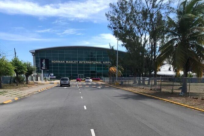 Kingston Roundtrip Airport Taxi Transfer to RIU Ocho Rios & Moon Palace Hotels - Cost and Value Analysis