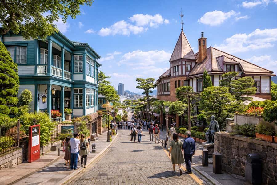 Kobe and Himeji day tour with English speaking driver - Who Should Book This Tour?