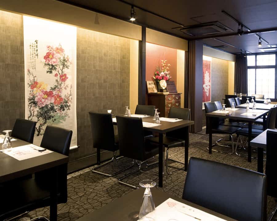 Kobes Top Restaurant Reservation for A5 Kobe Beef & Sushi - In-Depth Look at the Experience