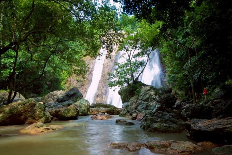 Koh Samui: Half Day Around Island Tour with Transfers - Plai Laem Temple: Art and Reverence