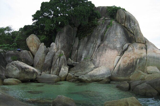 Koh Samui Local Market Hin Ta Hin Yai and Beach Dinner - Discovering the Highlights of the Tour