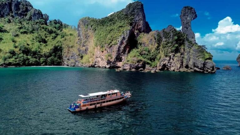 Krabi 8-Island Sunset Premium Big Boat Tour with Dinner&Wine - Exploring the Main Stops
