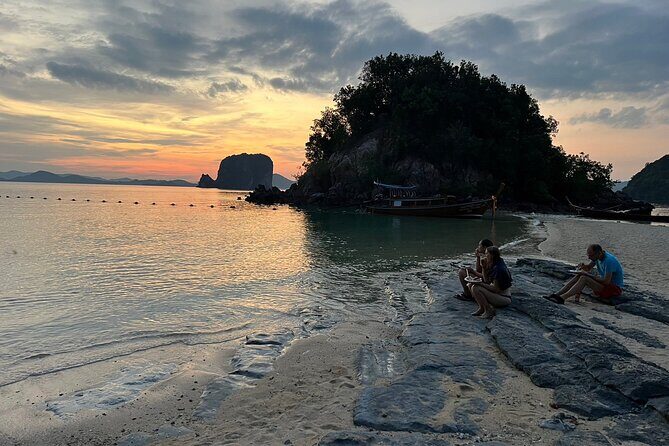 Krabi Hong Islands Snorkeling and Sunset Tour by Longtail Boat - Analyzing the Value