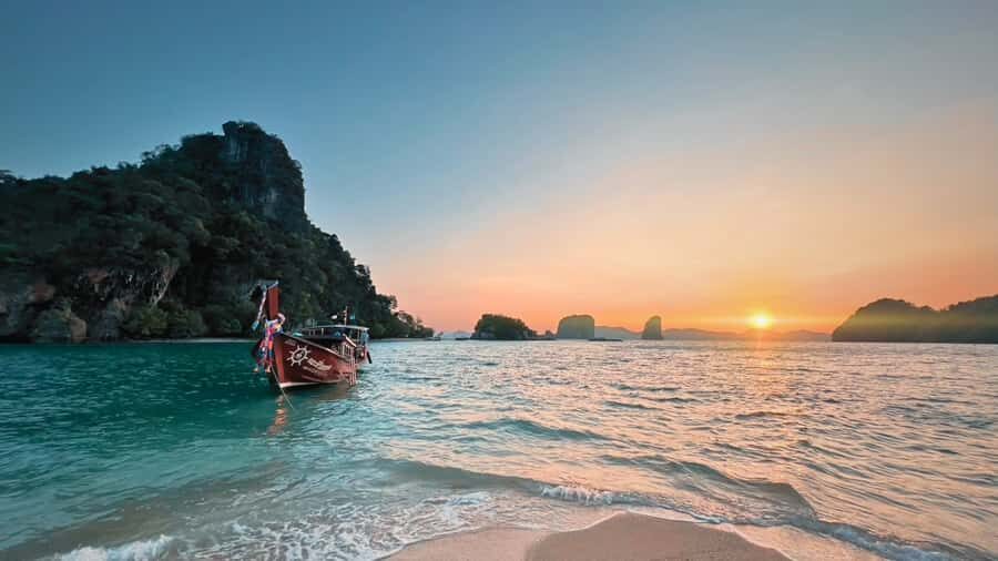 Krabi: Luxury Sunset Cruise to Hong Island Private Tour - The Itinerary and Island Stops: What to Expect