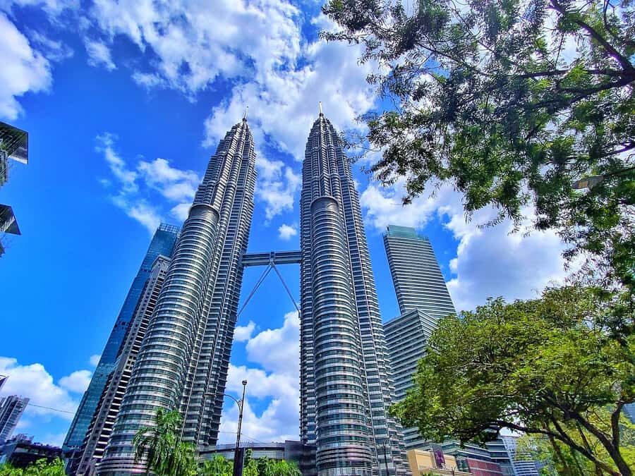 Kuala Lumpur: Skip-the-Line Petronas Twin Towers E-Ticket - An In-Depth Look at the Petronas Twin Towers Experience