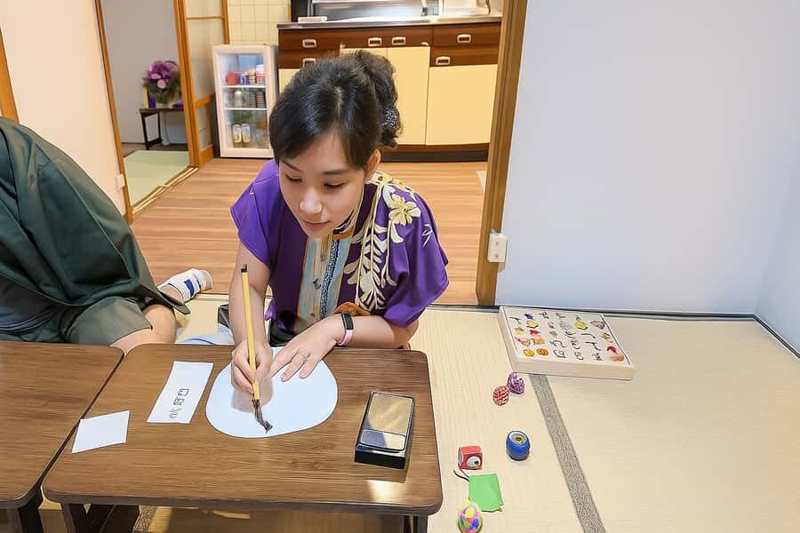 Kyoto : Calligraphy on a Washi hand Fan & Origami Fun - Practical Details and What to Expect