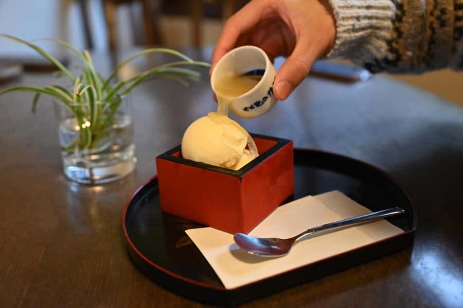 Kyoto: Fushimi Water, Sake, and Sweets Guided Tour - Detailed Breakdown of the Itinerary