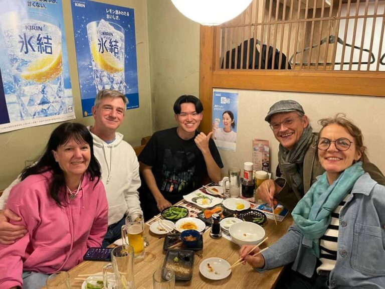 Kyoto Hidden Izakaya Night Walk with Local University Guides - Practical Tips for Participants