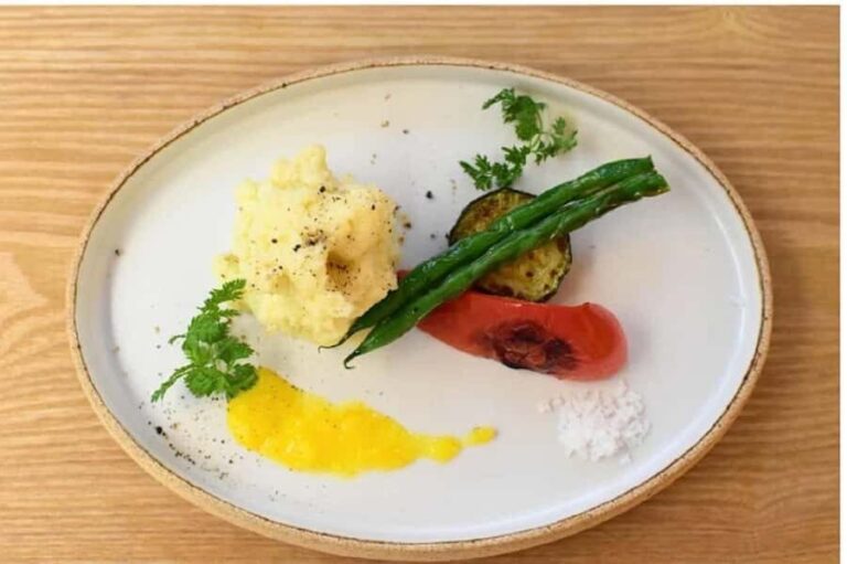 Kyoto: Hidden Spirits of Dawn Guided Tour with Tea Ceremony - Who Should Consider This Tour?