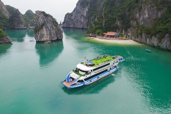 La Casta 5-Star Ha Long Bay Cruise with Local Food and Limousine - What the Reviews Say