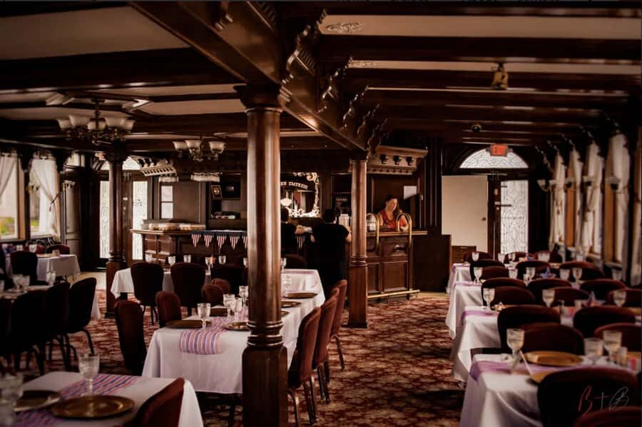 Lake Conroe: Sunset Dinner Cruise with Live Music - Authentic Experiences and Guest Feedback